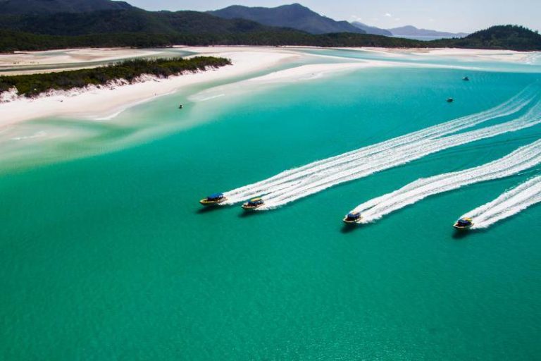 2 Epic Ocean Rafting Tours Of The Whitsundays